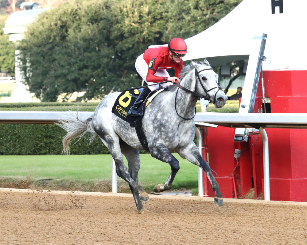 Roll On Big Joe takes Oaklawn's Ring the Bell on front end in stakes ...