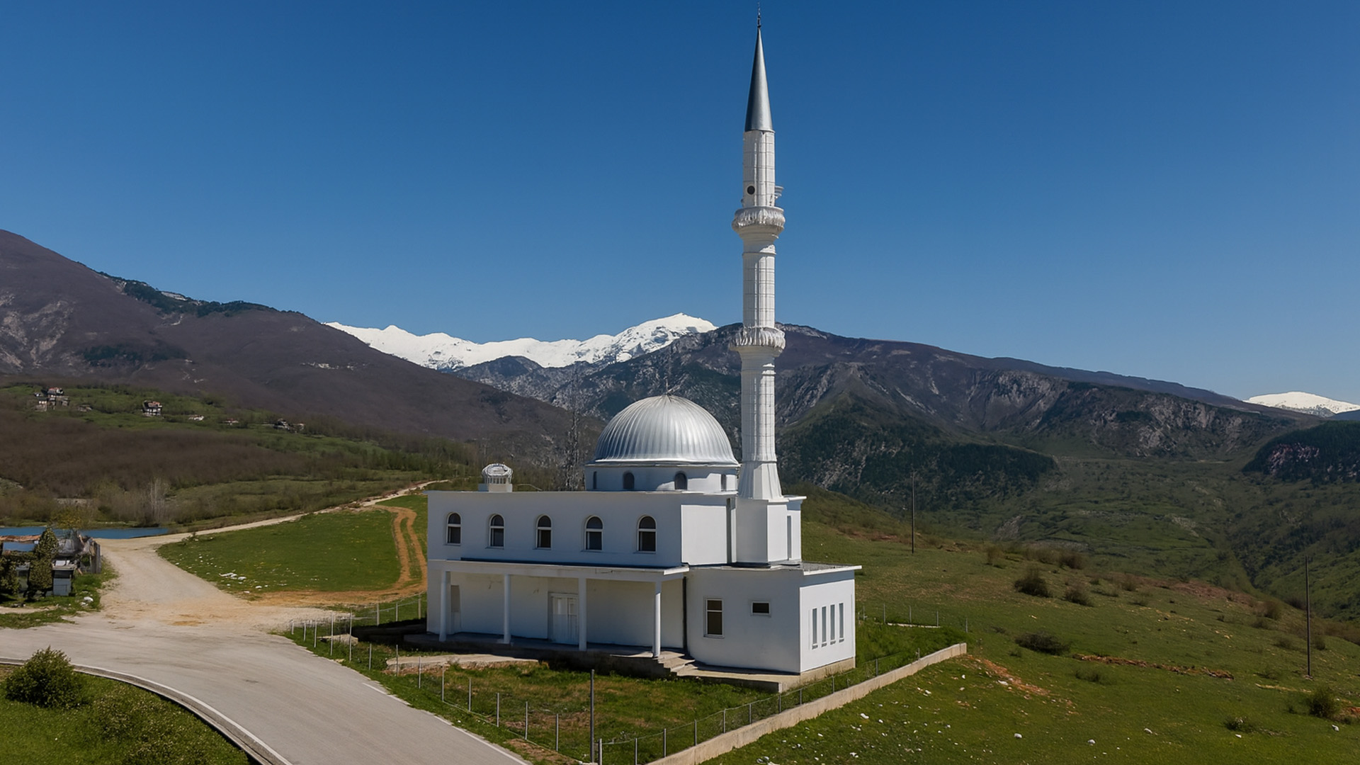 A mosque in the middle of mountains