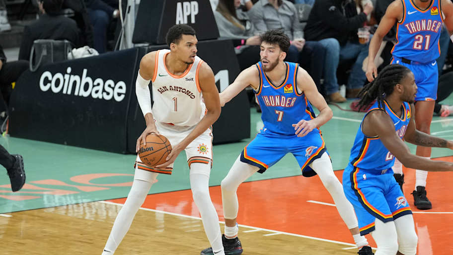OKC Thunder deploy traditional starting lineup vs. Spurs
