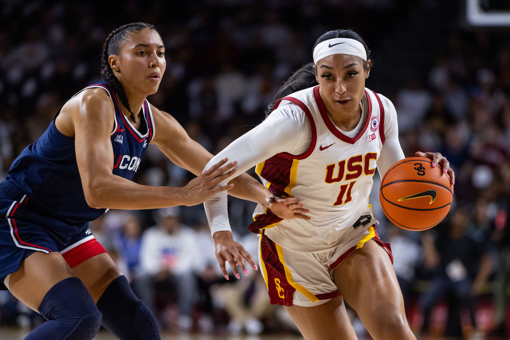 Azzi Fudd leads No. 1 UConn's 79-51 rout of 16th-ranked USC with JuJu ...