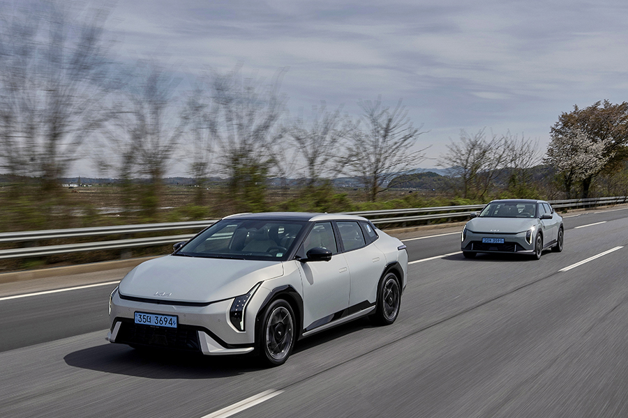 Kia’s new EV4 is an electric weapon—spacious, quick, and shockingly ...