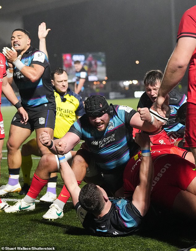 Glasgow 28-21 Toulouse: Warriors ride out the storm and send ...