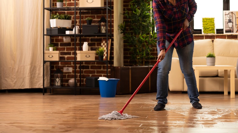 The mopping habit that will keep your home clean and tidy