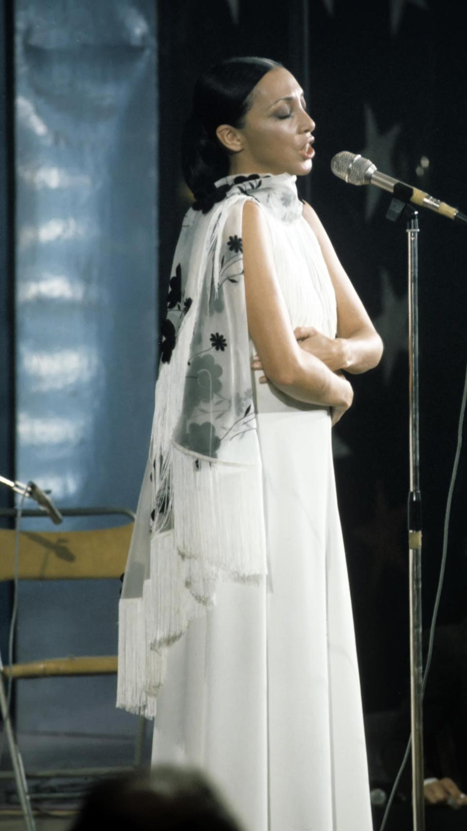 Qué fue de Betty Missiego, la cantante hispanoperuana que representó a ...