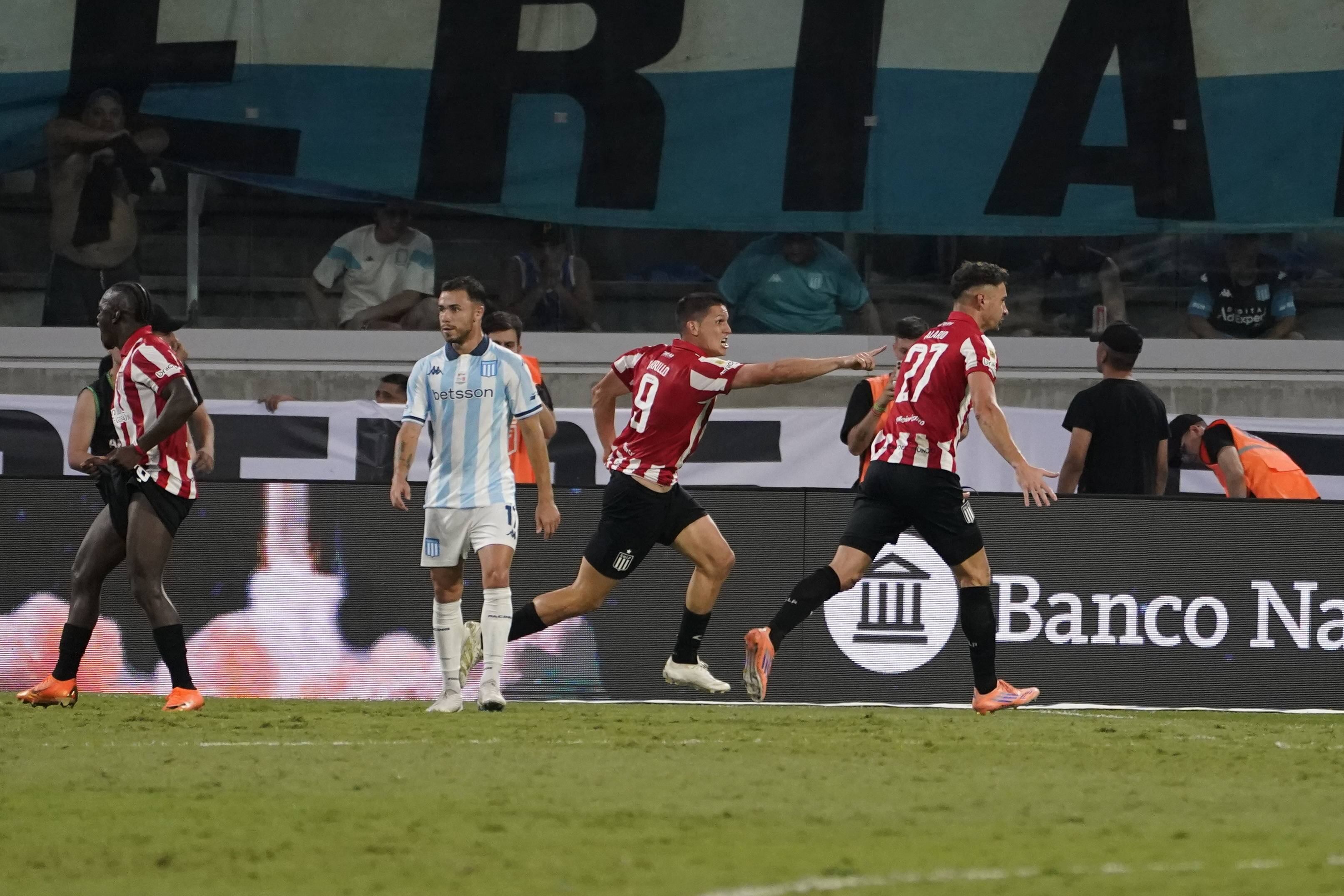 El agónico gol de Carrillo para que Estudiantes le empate a Racing en ...