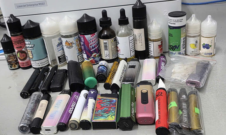 Hanoi teenager suffers kidney failure, falls into coma after vaping