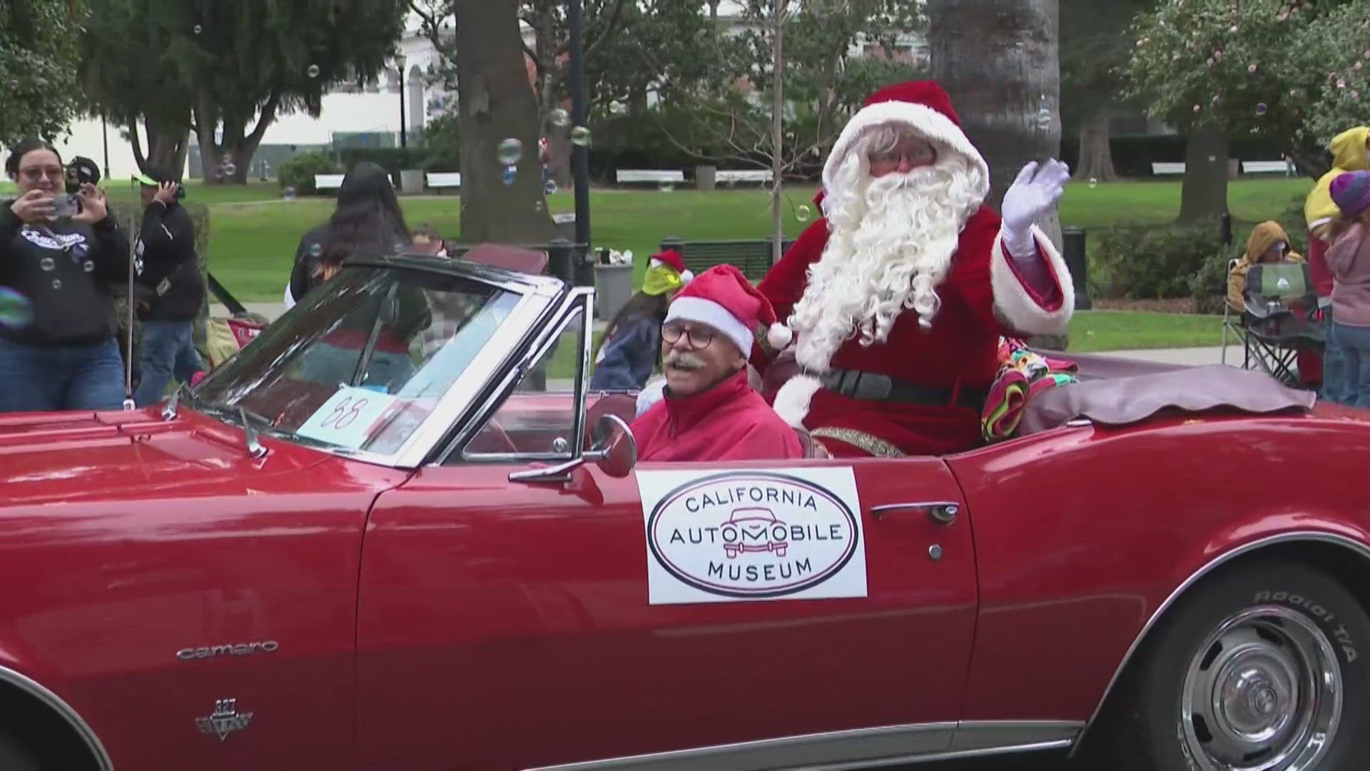 Santa parade returns to downtown Sacramento