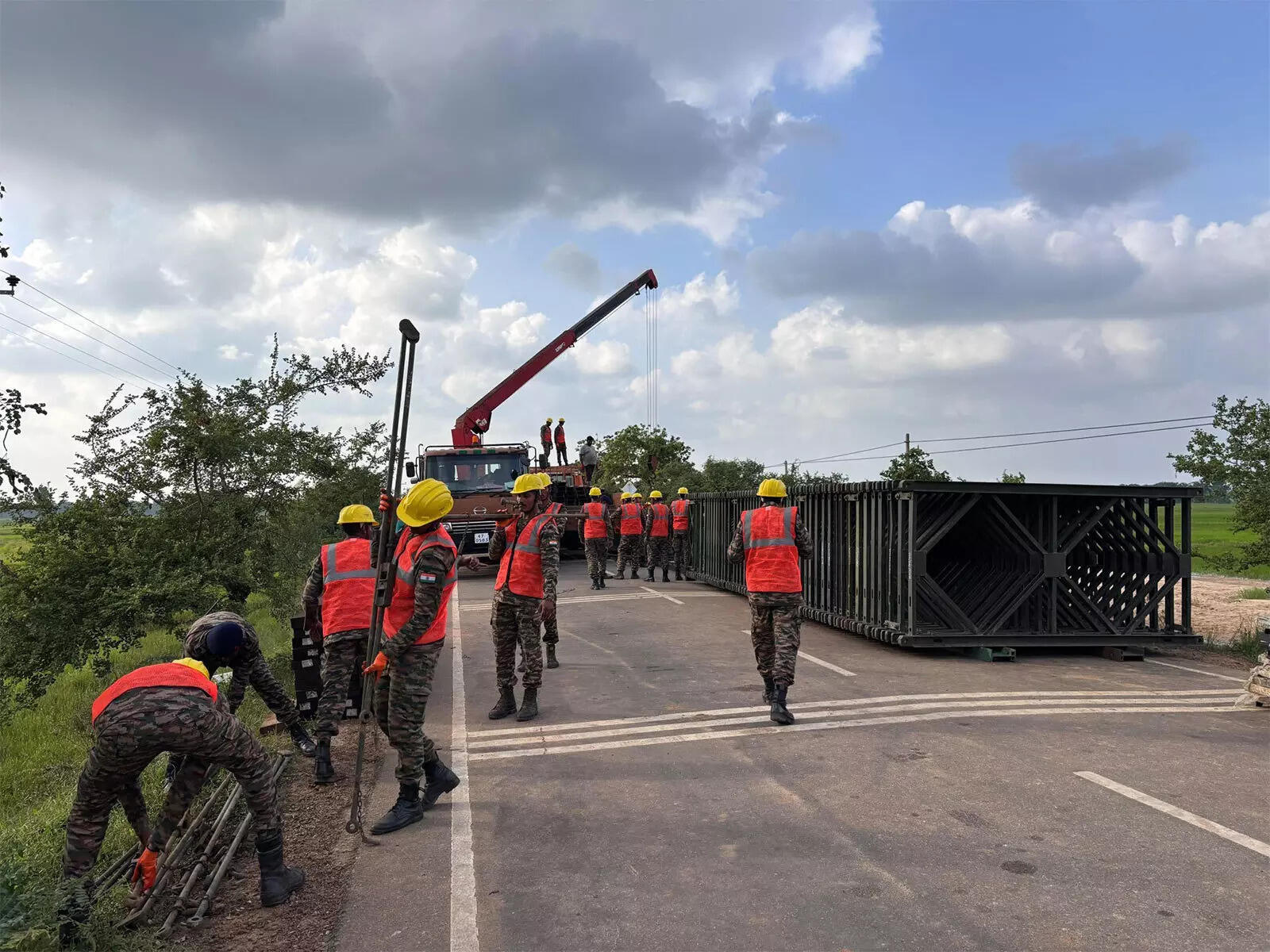 Indian Army steps up efforts to restore connectivity in Sri Lanka ...