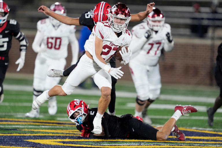 Tuttle vs Elgin highlights: Tigers rally past Owls for Class 4A ...