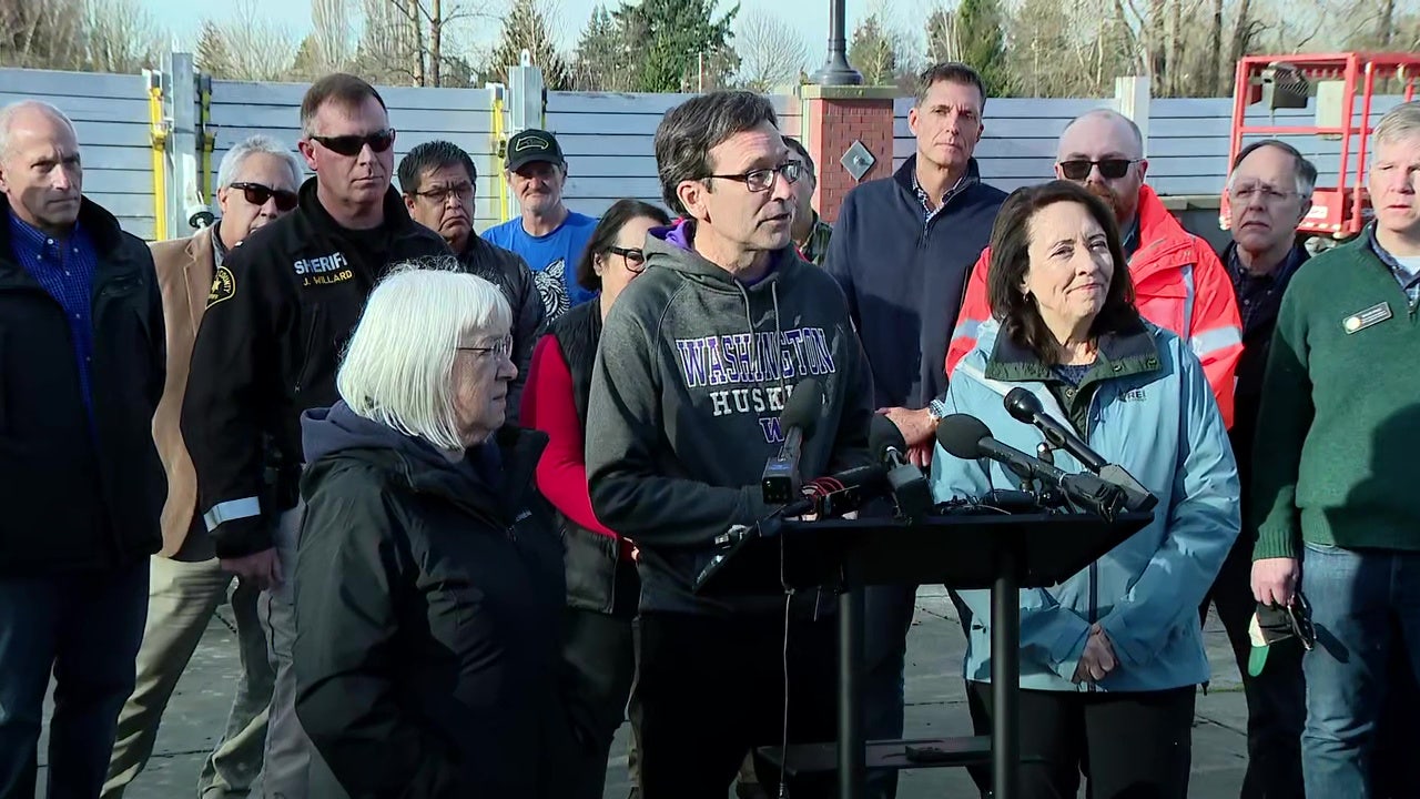 Gov. Ferguson, WA senators tour Mount Vernon’s flood wall after ...