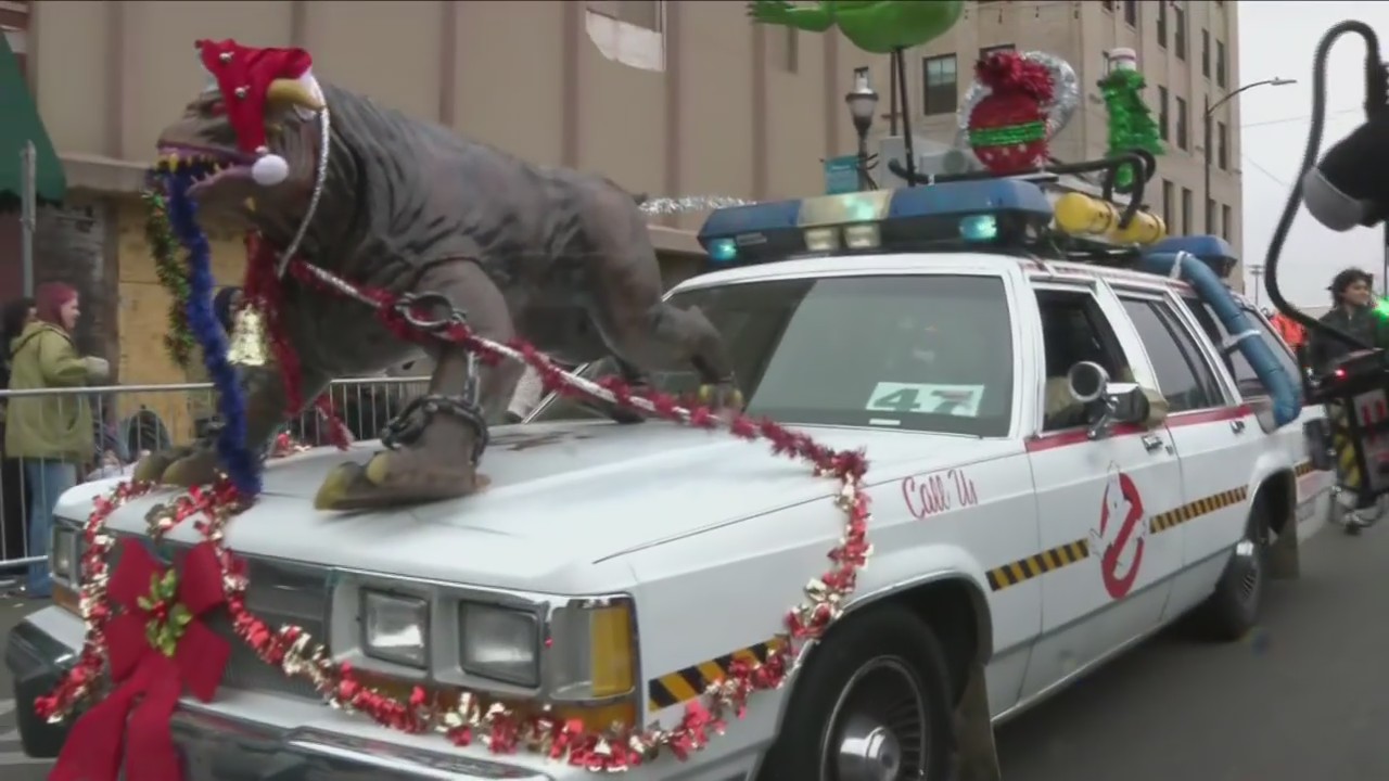 Missouri Ghostbusters -- Springfield Christmas parade