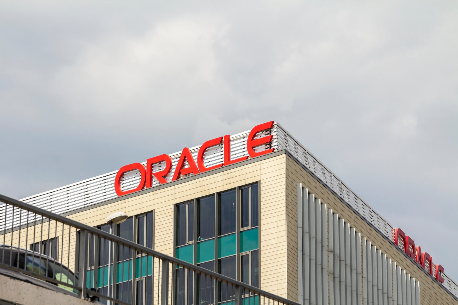 Oracle racks up bullish views despite worst weekly drop in seven years