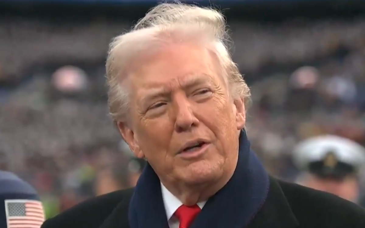 President Trump mocked for 'awful' coin toss at Army-Navy game