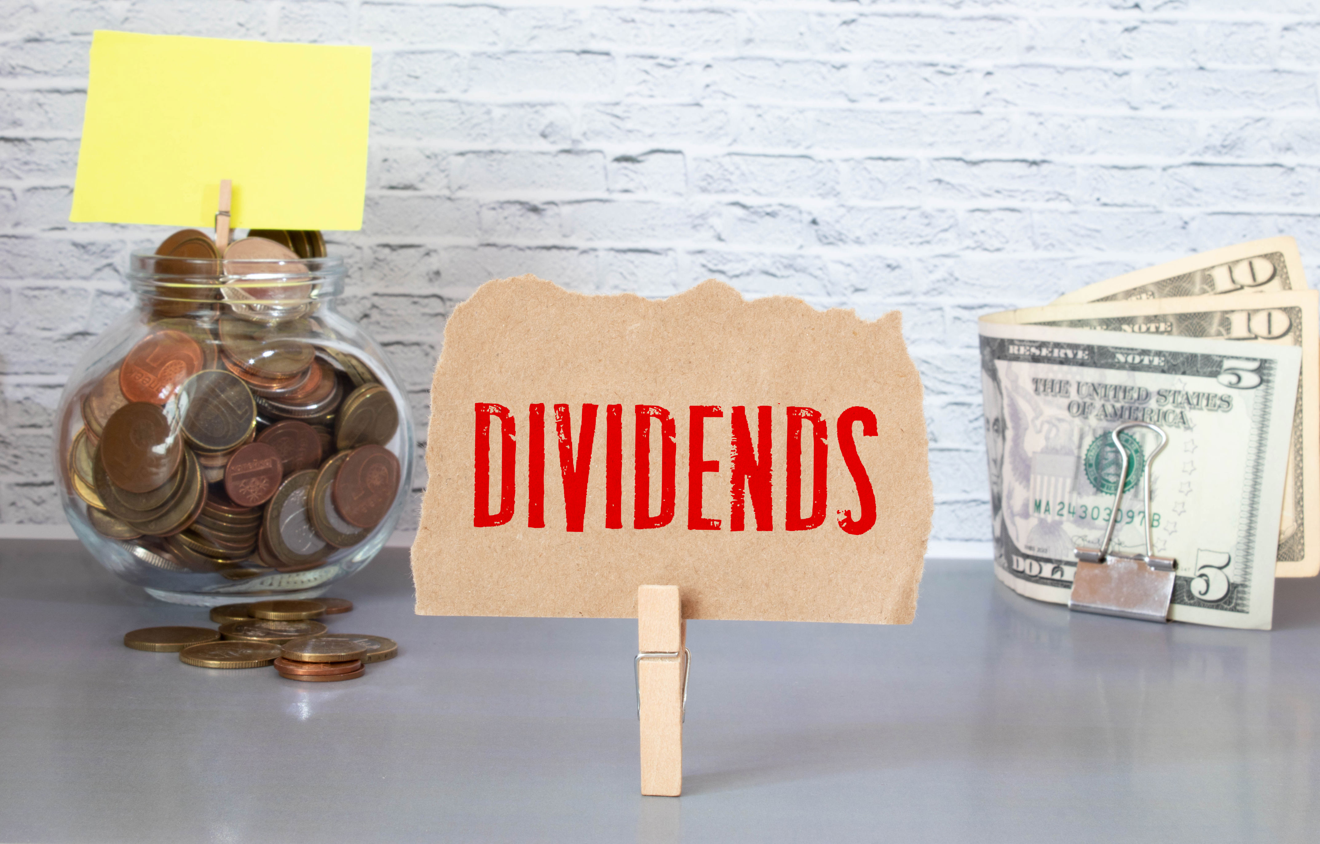 The best dividend stocks to buy with $2,000 right now