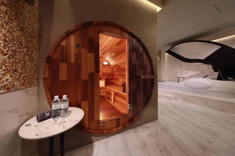 Osaka's Dotonbori Crystal Hotel installs 'human washing machine'