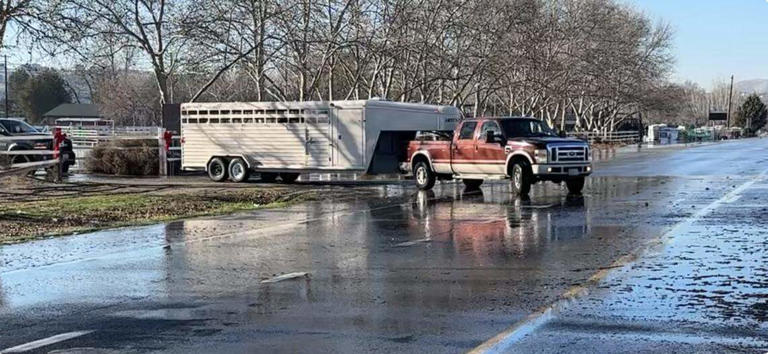 Worst flood in 30 years. Van Giesen is underwater, closed into W. Richland