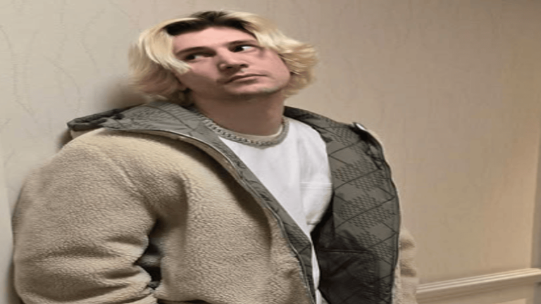 XQC checks Google Trends against Hasan and is shocked by unexpected ...