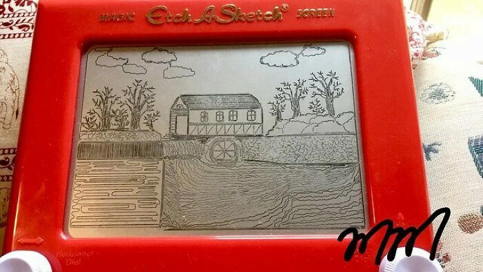 I can draw on the Etch-A-Sketch better than I can on paper (19 pics)