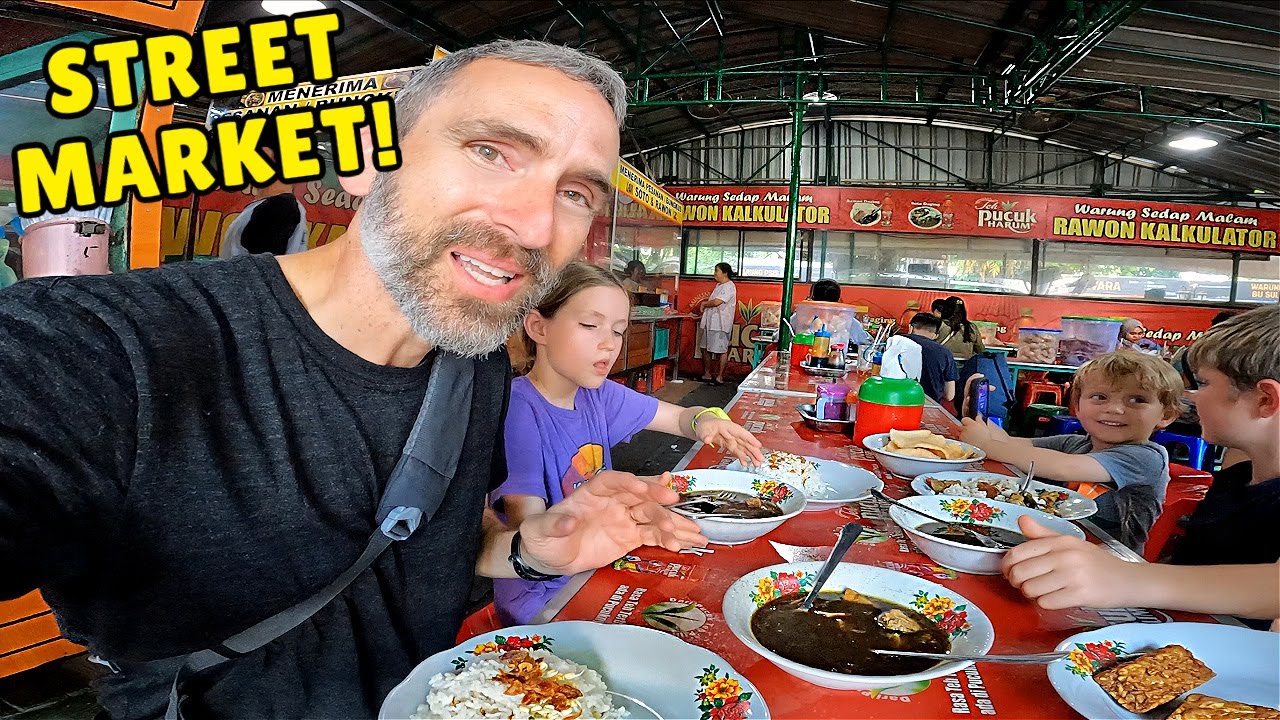 I tried $2 rawon soup in Surabaya! 🇮🇩