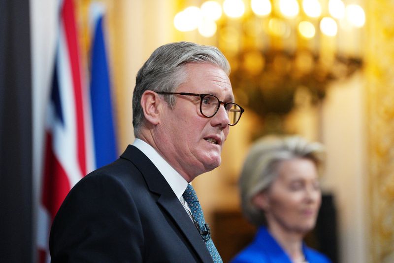 UK's Starmer and EU's von der Leyen discuss Ukraine peace plan, frozen ...