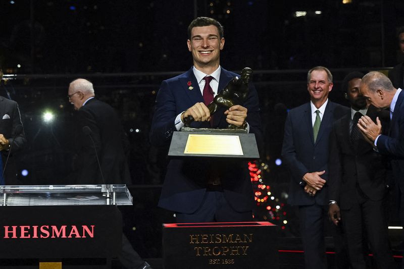 Indiana QB Fernando Mendoza wins program's first Heisman Trophy