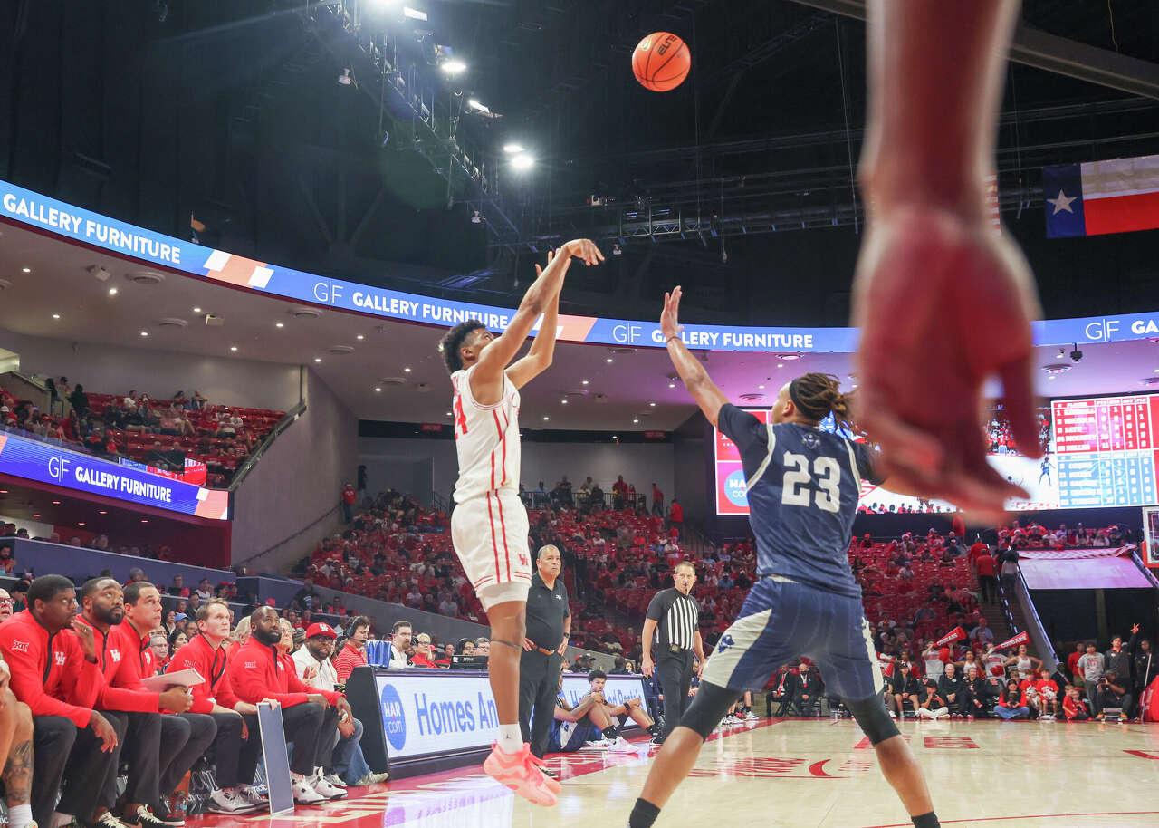 Chase McCarty's breakout game paces No. 7 UH as Cougars romp past New ...