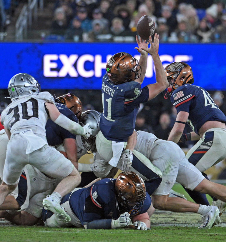 Army-Navy game: Mids rally to dramatic 17-16 victory in Baltimore