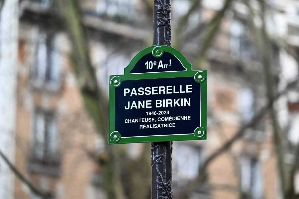 Anglo-French star Jane Birkin gets name on bridge over Paris canal