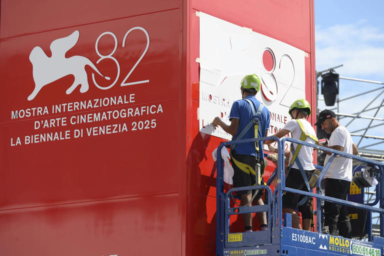 Julia Roberts, George Clooney, and more stars to descend on Venice Film ...