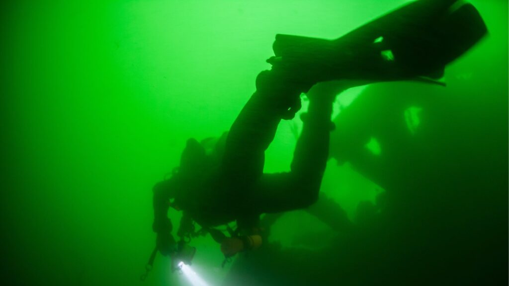 Divers discover wreck of ghost ship in Lake Michigan nearly 140 years ...