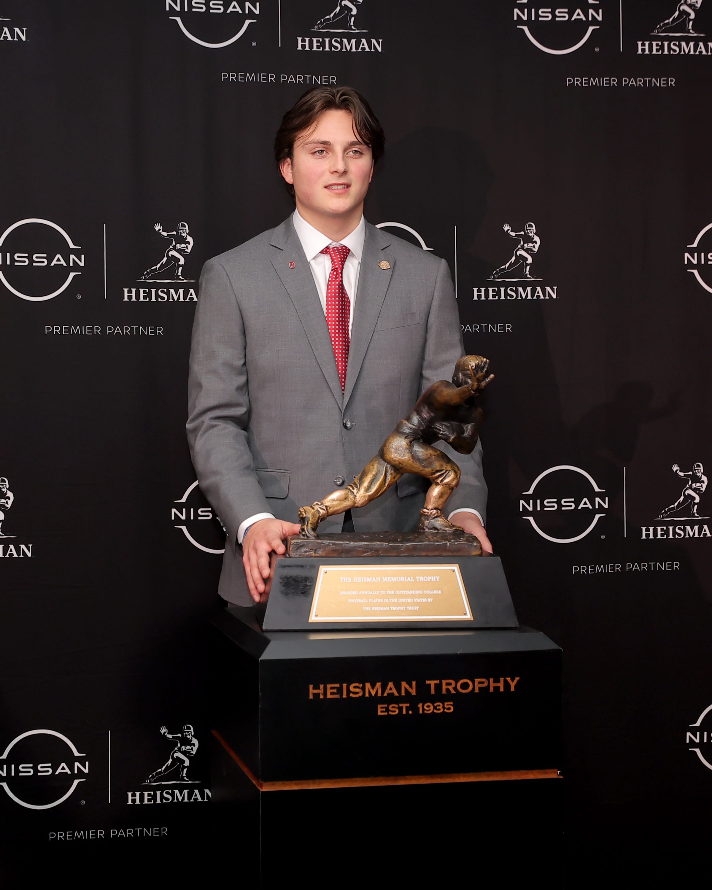 Two Ohio State players on USA TODAY's seven to watch for 2026 Heisman