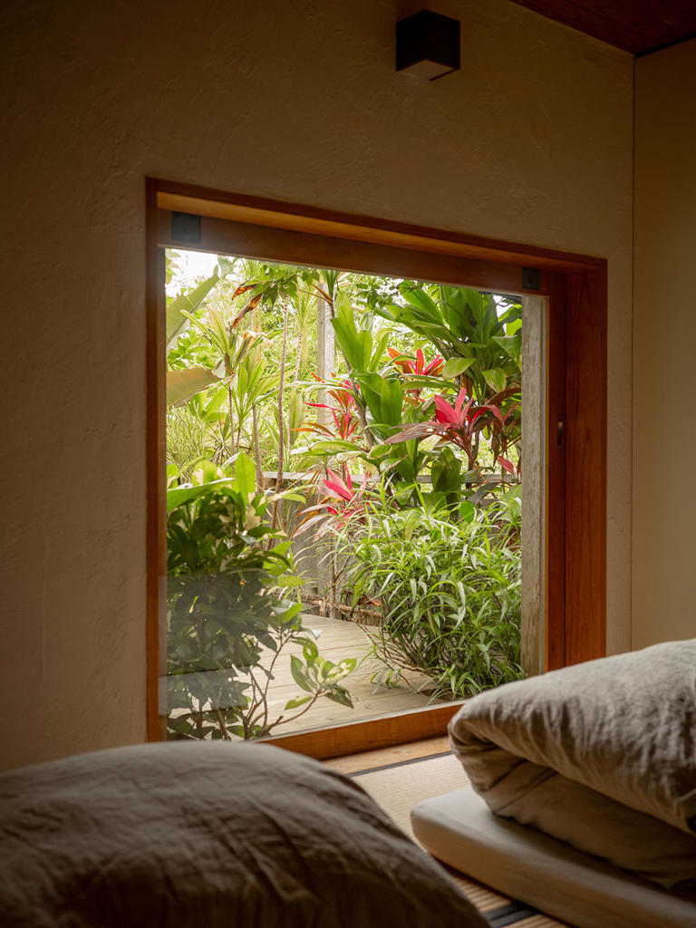 Behind the design of two siblings’ side-by-side cedar cabins in Japan