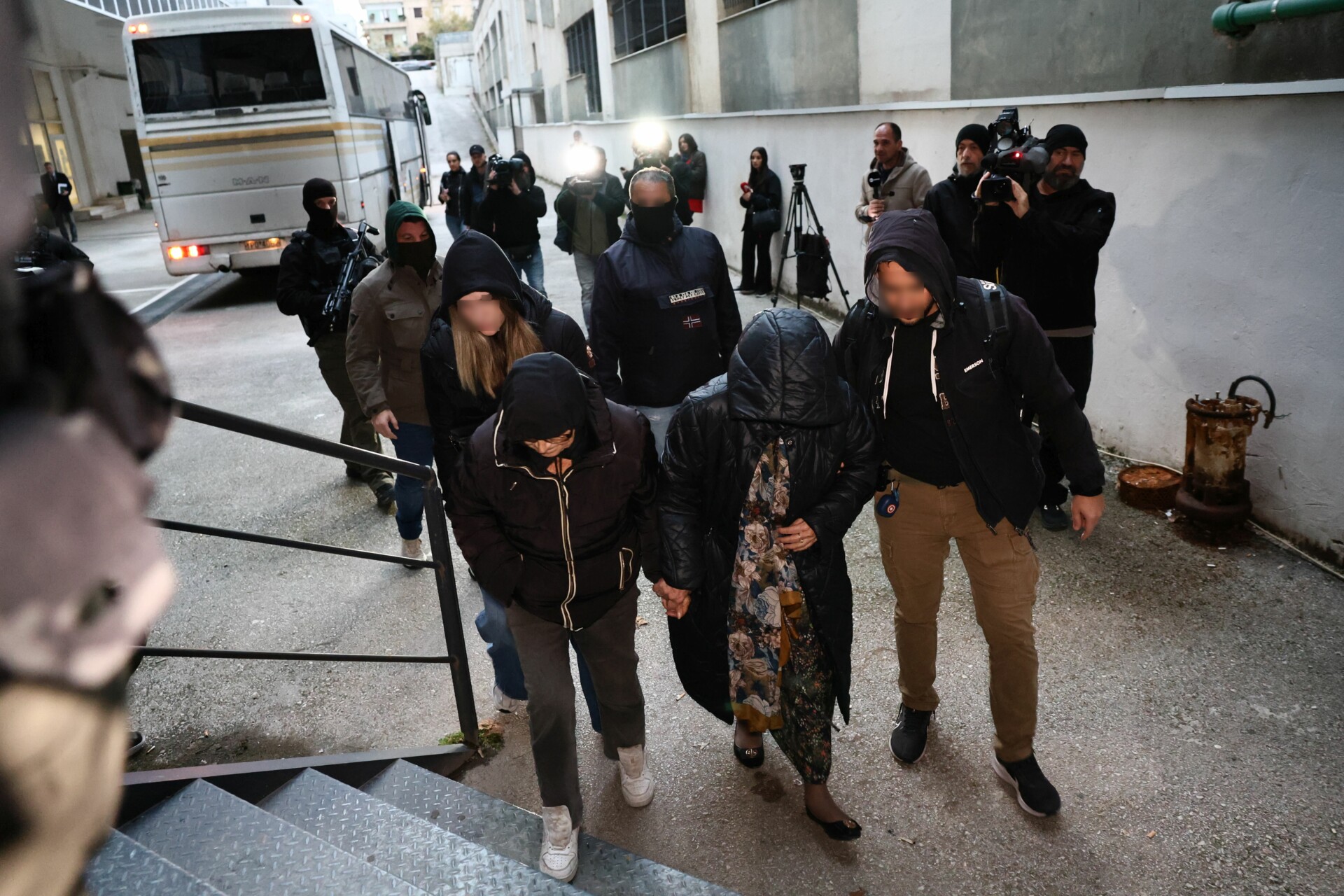 ΟΠΕΚΕΠΕ: Στην ευρωπαϊκή εισαγγελία οι 15 από τους 16 συλληφθέντες της ...