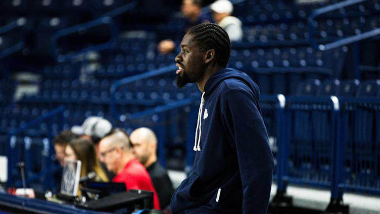 Graham Ike posterizes Xavier Booker in Gonzaga vs. UCLA showdown