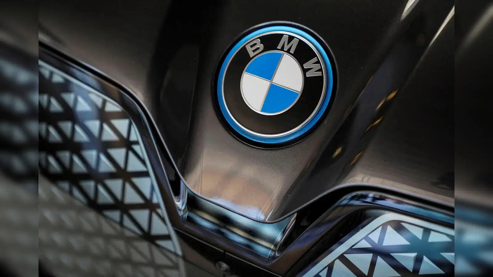 BMW to bolster MINI brand; looks to drive in new models, expand sales