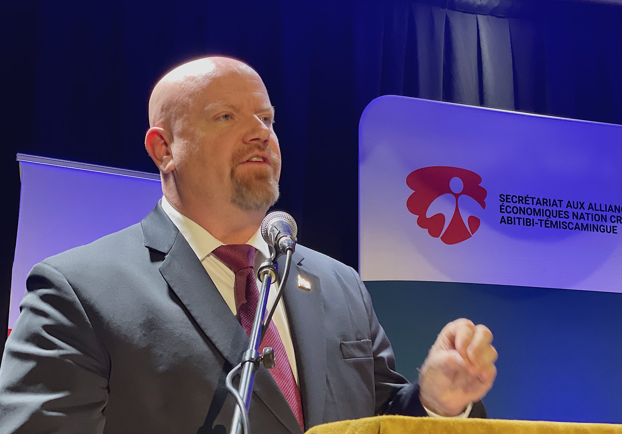 Affaire Nooran Rezayi : le ministre Ian Lafrenière s’engage à « faire la lumière » sur le délai ...