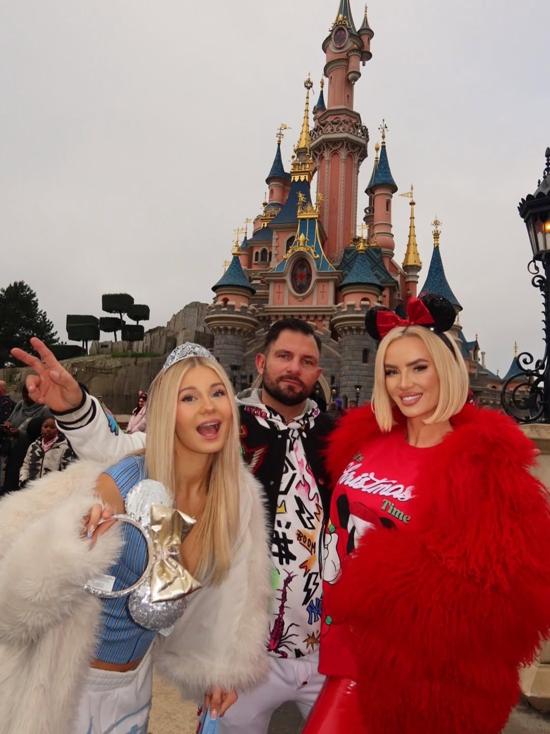 Izabela Macudzińska w uszach Myszki Miki szaleje w Disneylandzie z ...