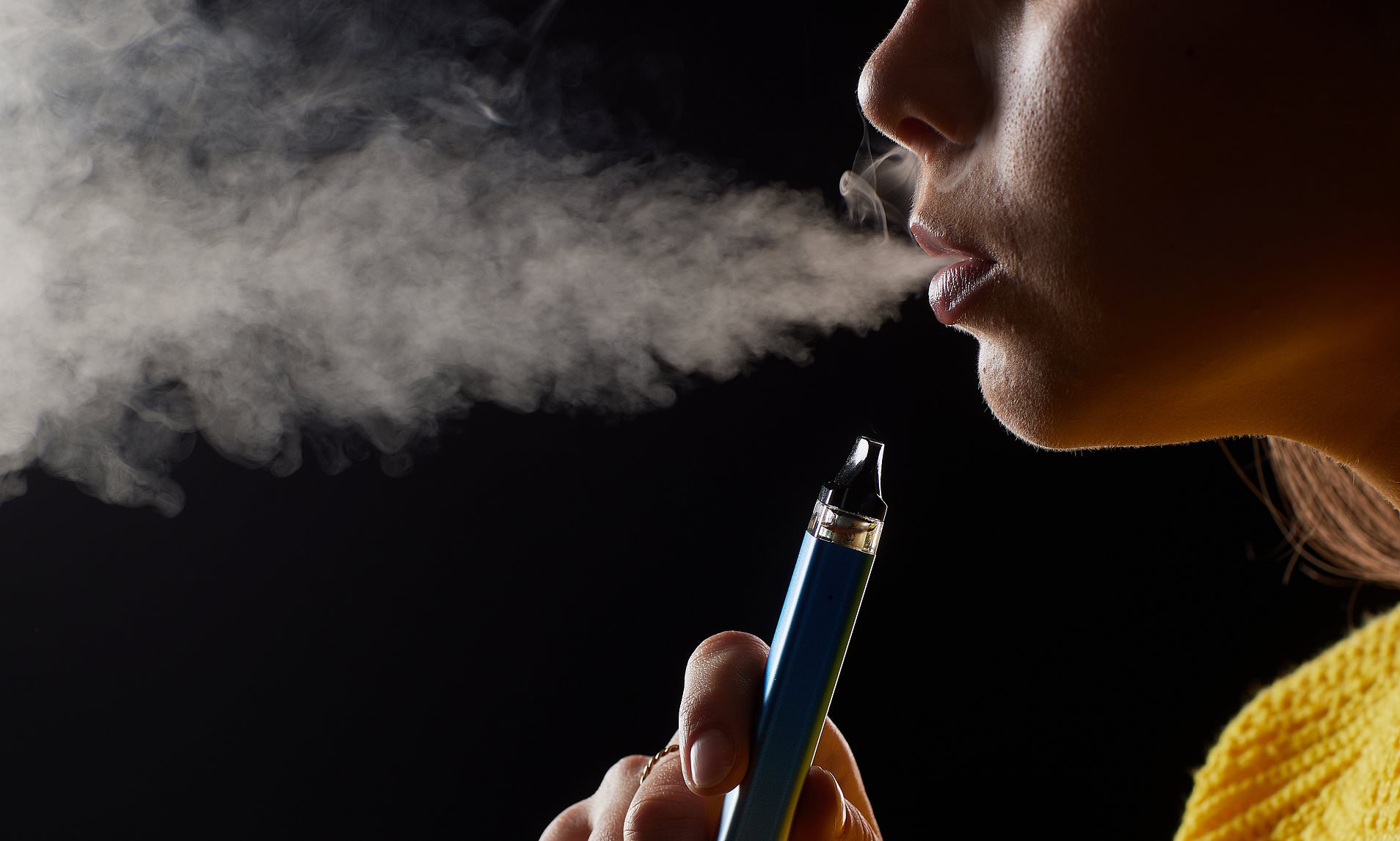 Vaping is ageing teenagers by 10 years due to the vapour, leading ...
