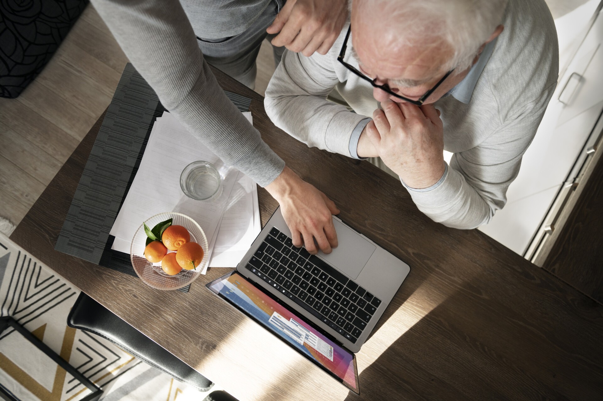 Πώς θα δοθούν οι προσαυξήσεις στους εργαζόμενους συνταξιούχους