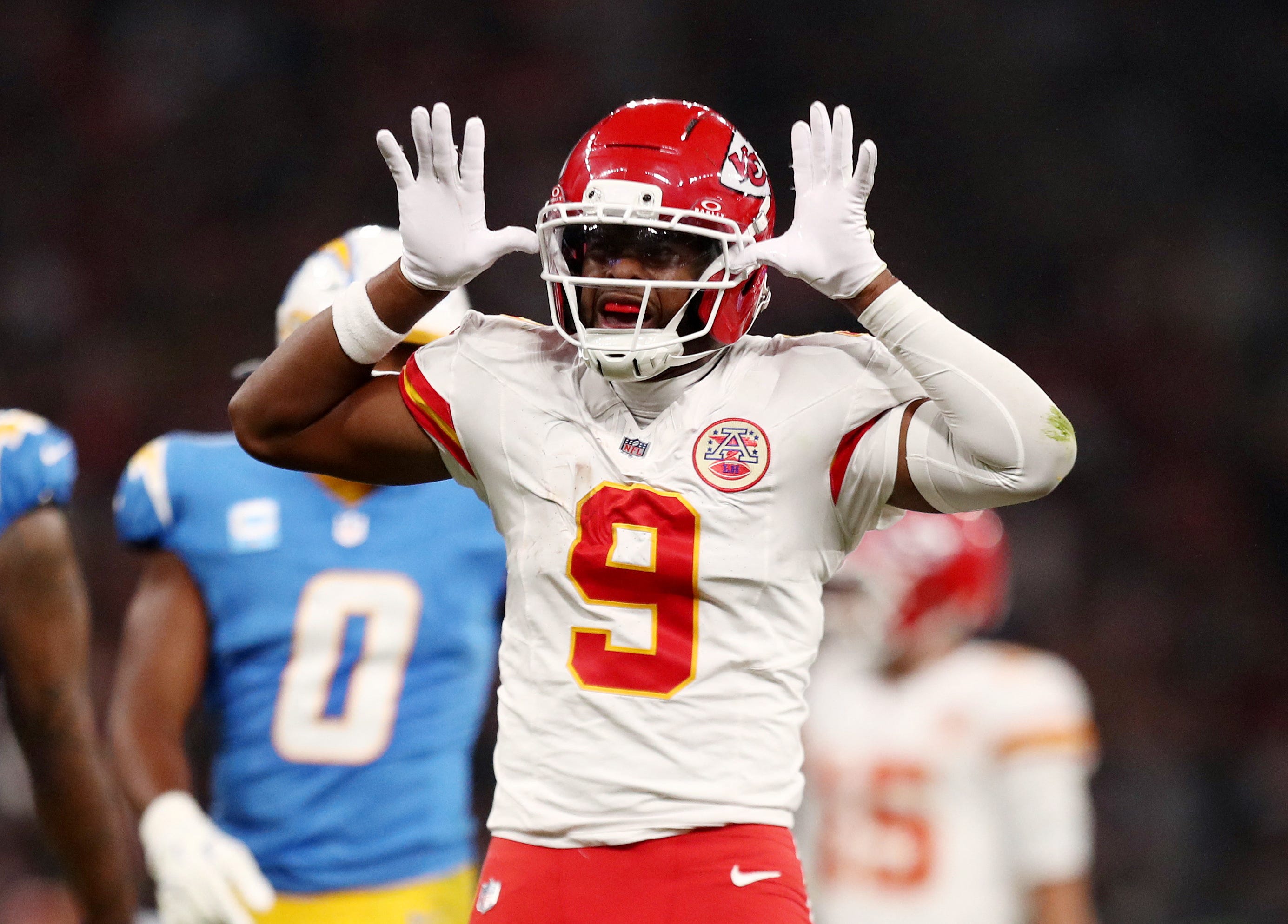 Chiefs vs. Chargers: KC is a 5.5-point favorite in Week 15 matchup