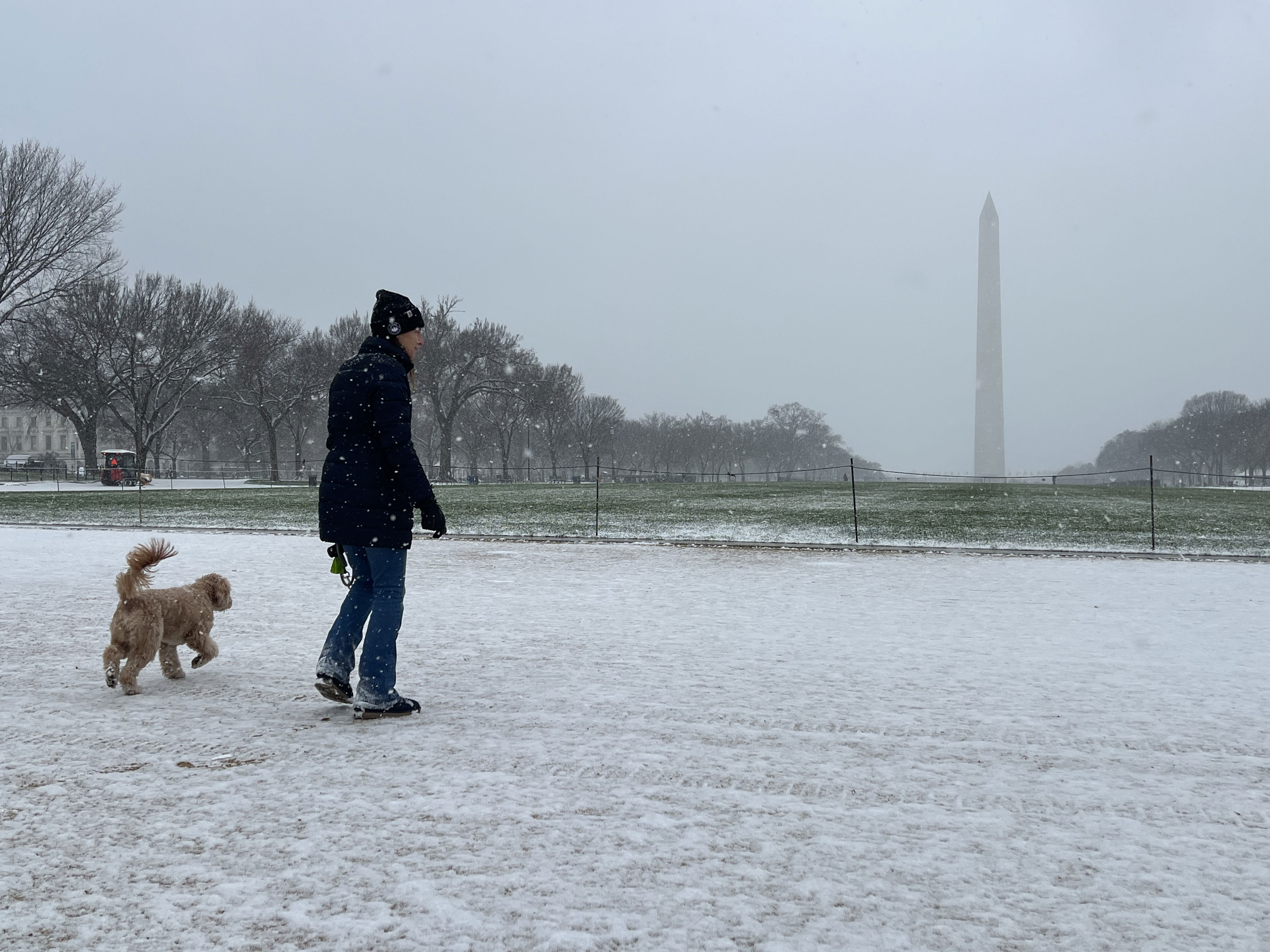 CWG live: Tapering a.m. snow with a bitter cold settling in early week