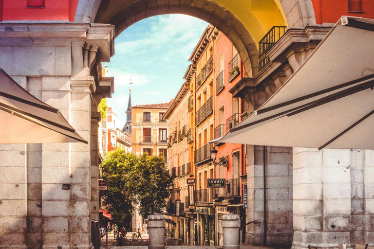 I asked travel advisors how they book trips for their wealthiest ...
