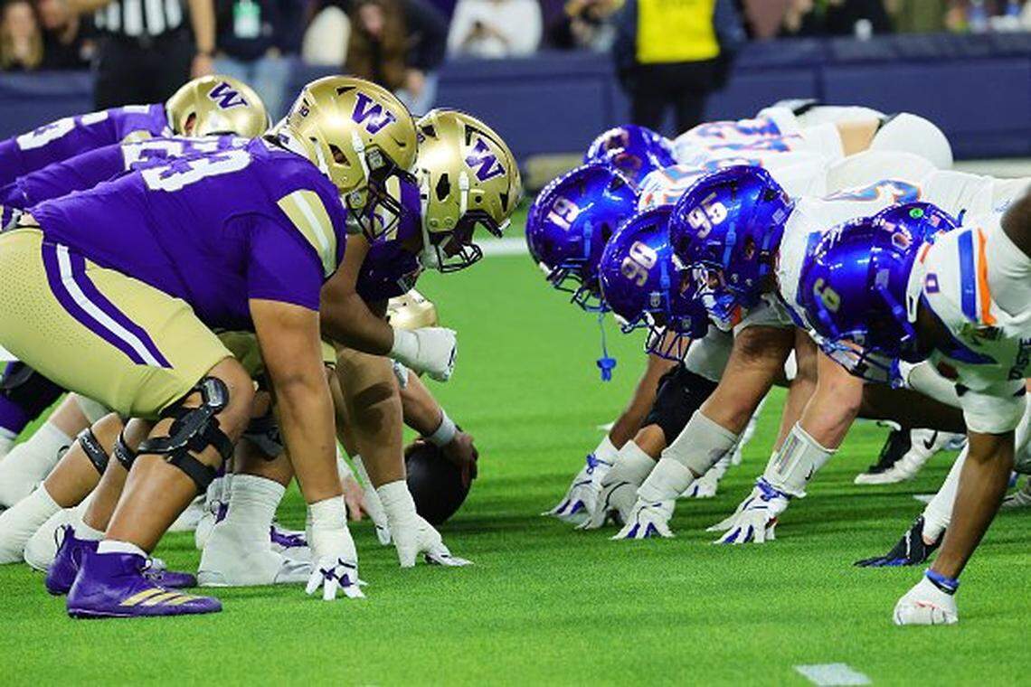 CBS Sports makes early bowl predictions. Boise State might want to look ...