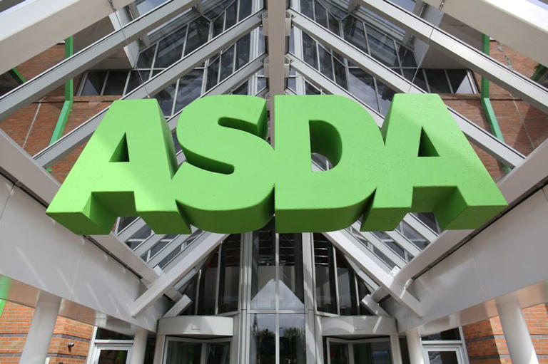 Asda opening and closing times during Christmas 2025