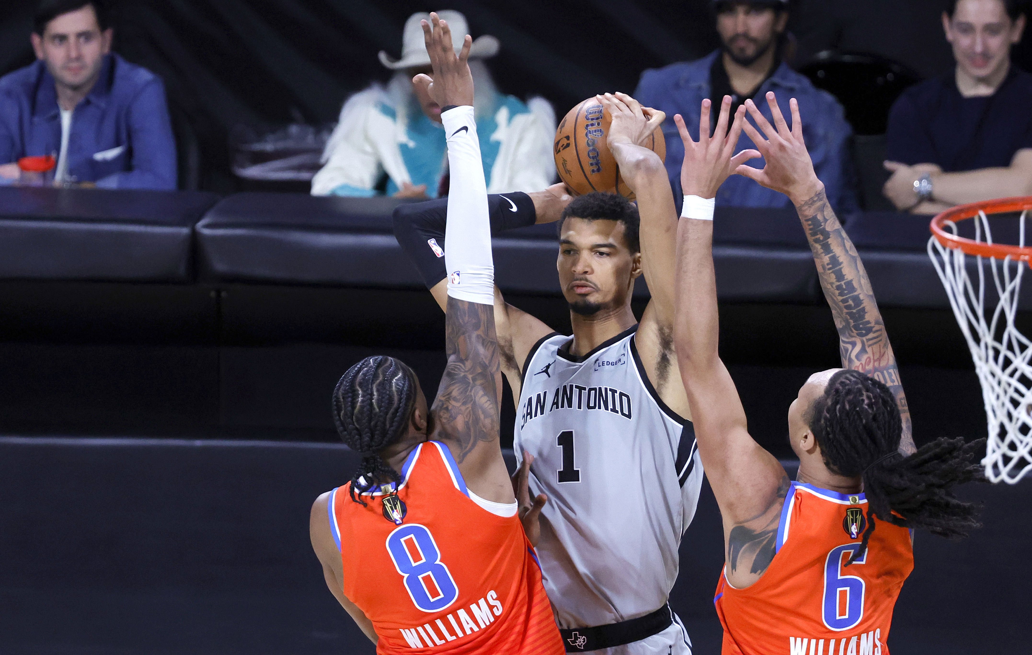 San Antonio vs Oklahoma City, final score: Spurs upset Thunder 111-109 ...