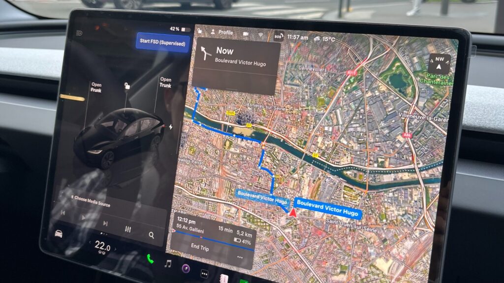 Après avoir expérimenté le FSD de Tesla, je pense devenir complotiste ...