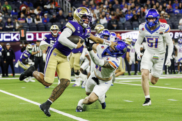 Washington snags five picks, pummels Boise State in LA Bowl