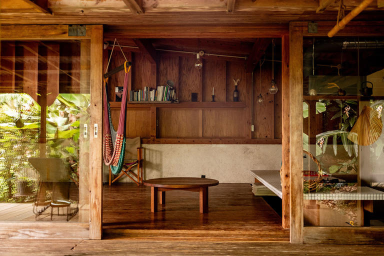 Behind the design of two siblings’ side-by-side cedar cabins in Japan