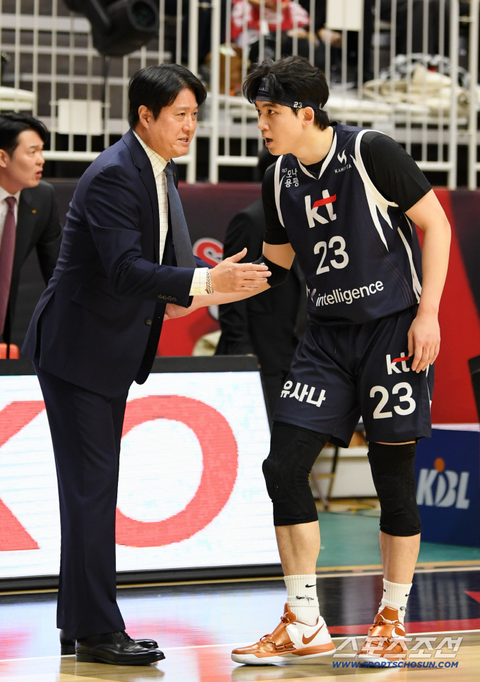 Director Moon Kyung-eun, Park Joon-young, Operation