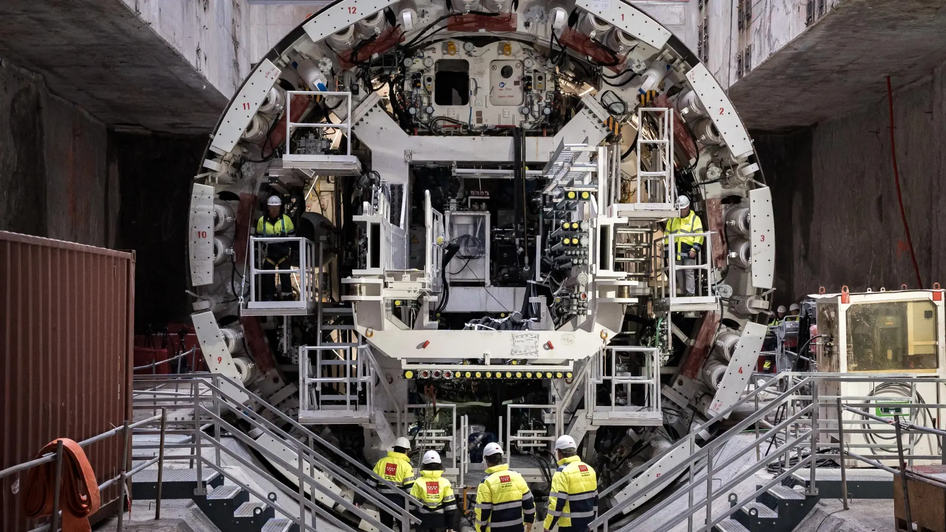 Dentro de la tuneladora Mayrit: un gran 'lego' de 98 metros con cabina ...